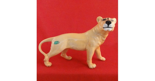 Beswick Lioness 6inches tall
